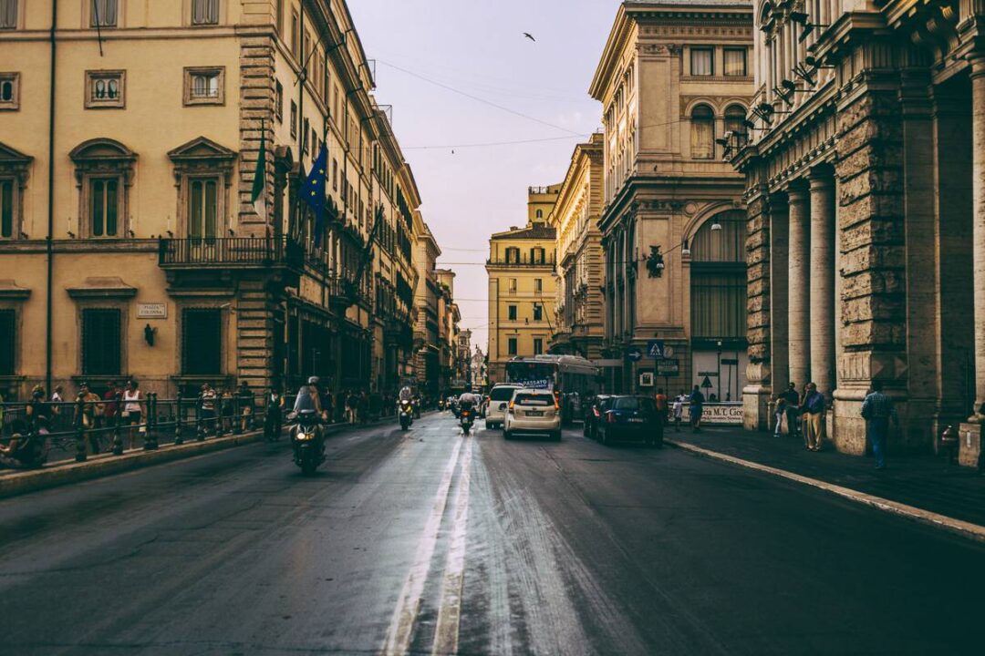 Rome Street Photography to Inspire You to Visit - Polkadot Passport