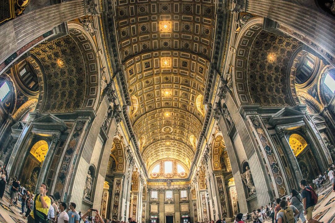 Rome Street Photography to Inspire You to Visit - Polkadot Passport