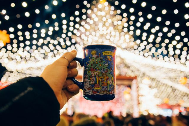 41 German Christmas Market Food & Drinks to Try