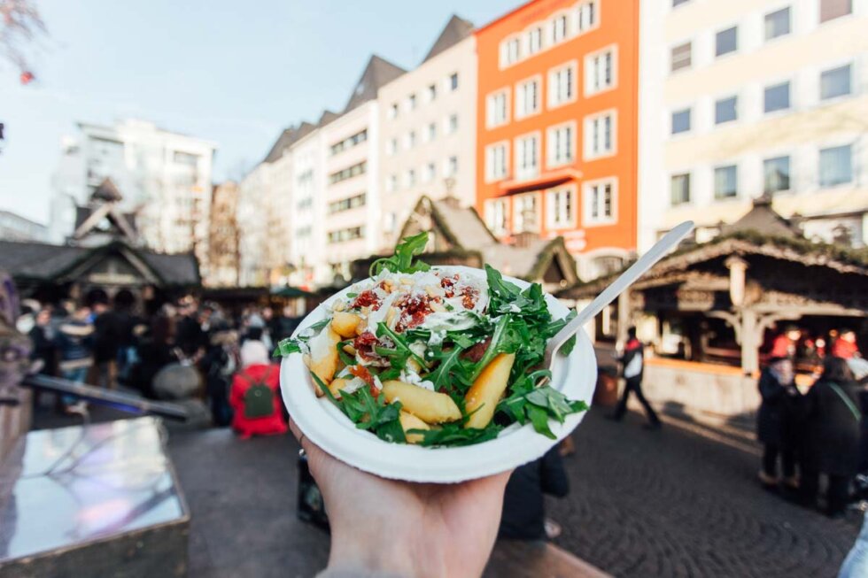 41 German Christmas Market Food & Drinks to Try