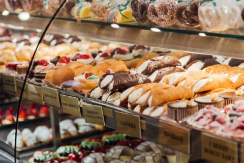 17 BEST Snack Foods to Try in New York City in 2022- Polkadot Passport