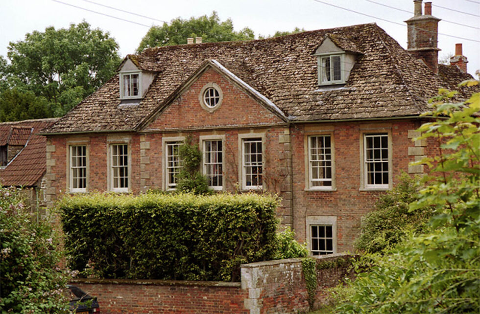 7 Harry Potter Filming Locations at Lacock Abbey to Visit (2022)
