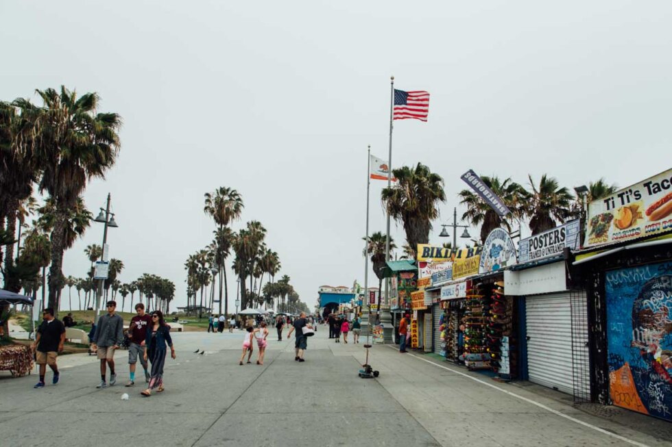 20 Pros and Cons of Living in Los Angeles