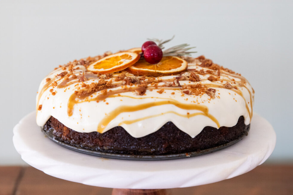 Sticky Toffee Pudding Gingerbread Cake
