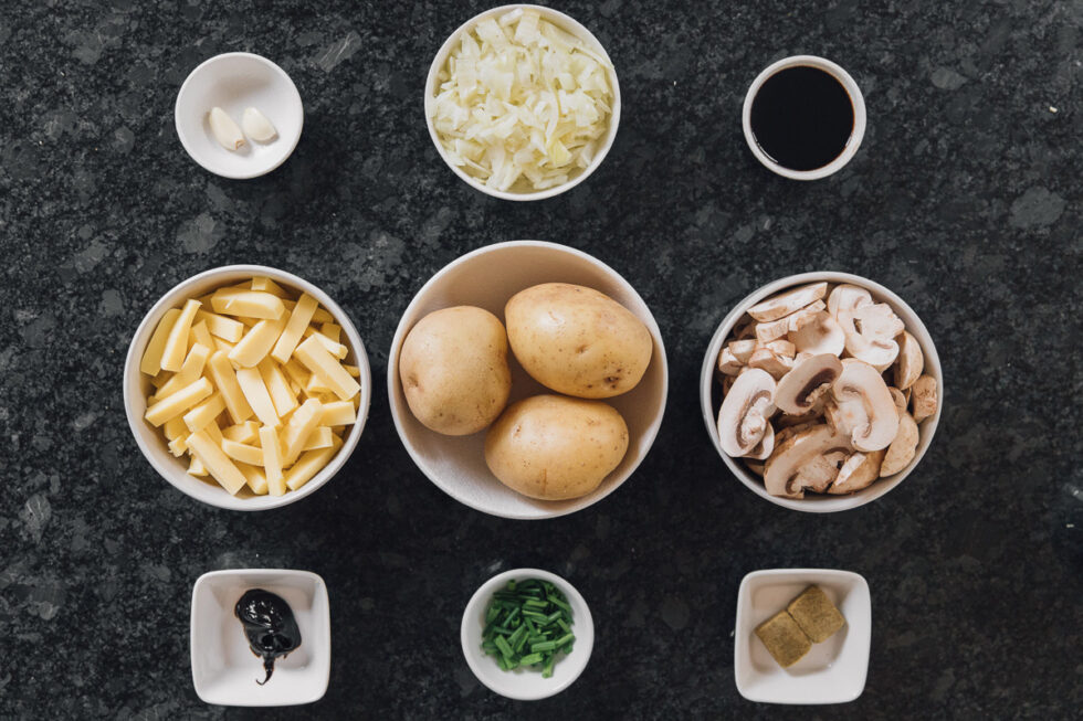 National Dish of Canada: Vegetarian Poutine Recipe - Polkadot Passport